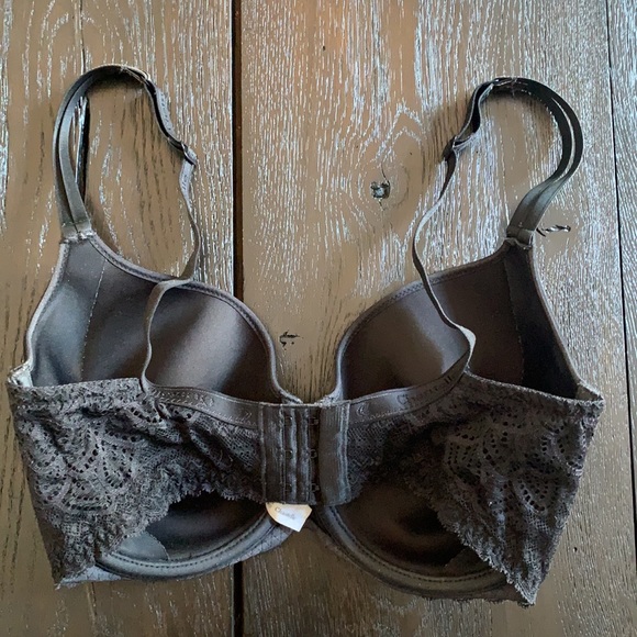 Chantelle | Intimates & Sleepwear | Chantelle 32dddd Black Bra With ...